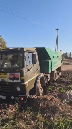 Рубленый дом против КАМАЗа: кто кого?