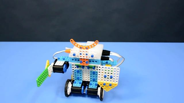 #NEW CONSTRUCTOR FOR KIDS  - AIKIRO _  Robot with sword and shield