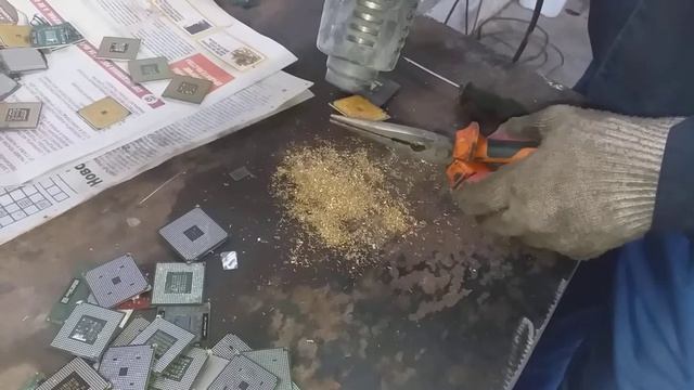 Отделение контактов с процессоров за 15 сек....mp4