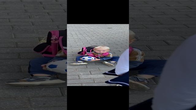 Братик встречает со школы❤️