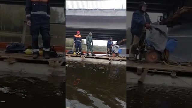 Алмазная резка канатом под водой.