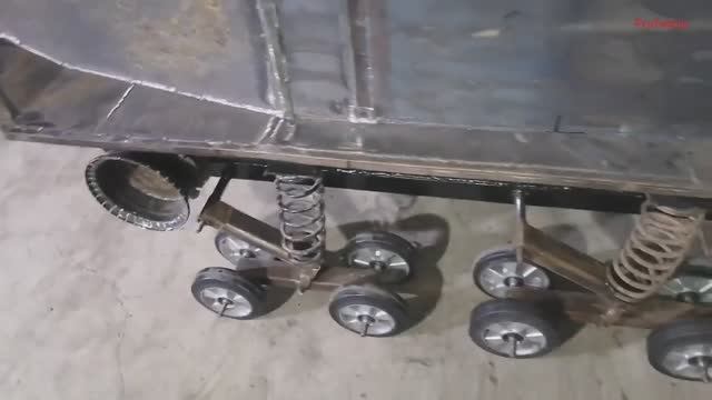 Гусеничный Вездеход Амфибия ( 5 часть_ Изготовление Кузова, Установка ДВС, АКПП, Редуктора.. ).mp4