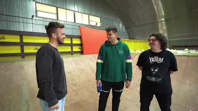 МАШИНКА ЗА 10 VS 100 ЧЕЛЛЕНДЖ БИТВА МАШИНОК (1080p)