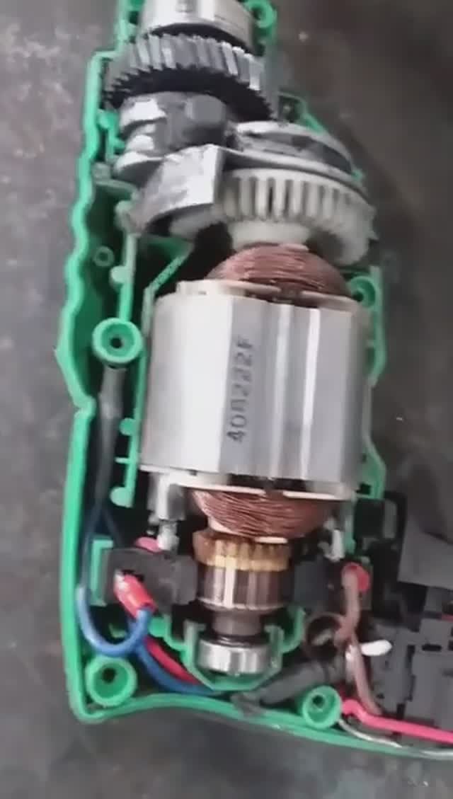 Неисправная дрель, выкинуть.. Нет!