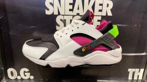 Nike Air Huarache “Peace, Love, Swoosh”