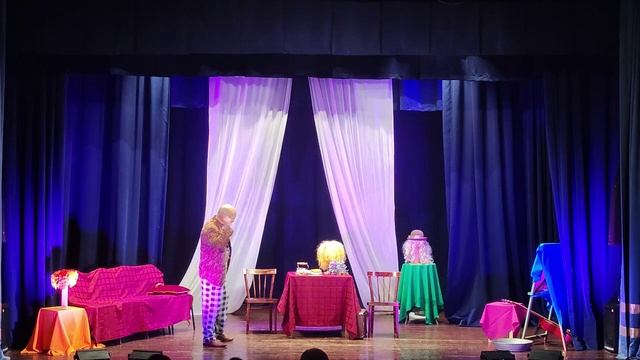 Спектакль "Дайте мне старуху" по пьесе Василия савинова