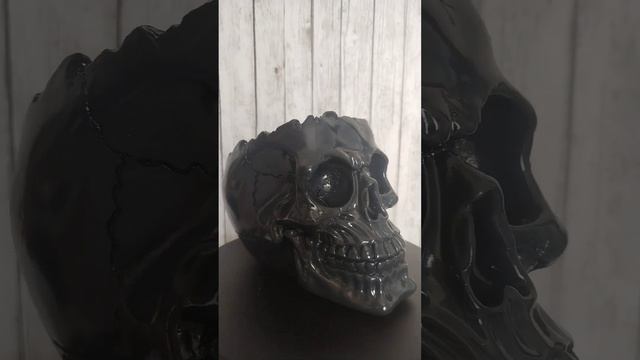 Кашпо череп