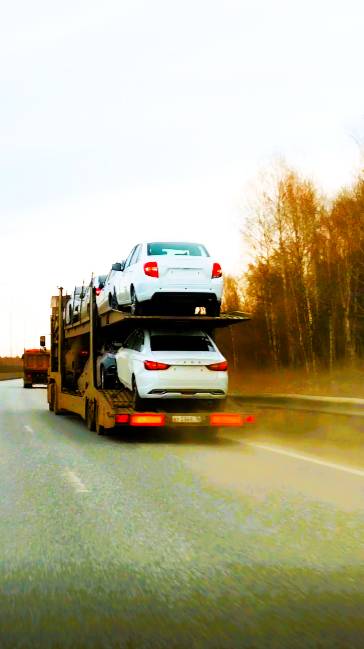 Трасса. АВТОВОЗ обочину цепанул.
