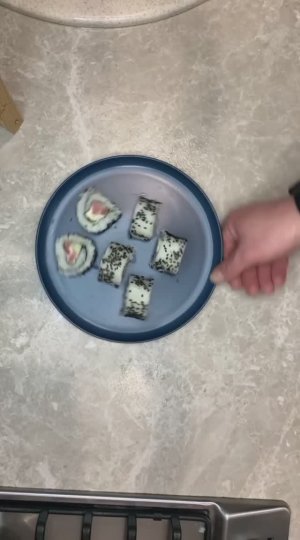 Роллы с тунцом