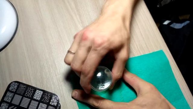 Полировка штампа для ногтей после обезжиривателя