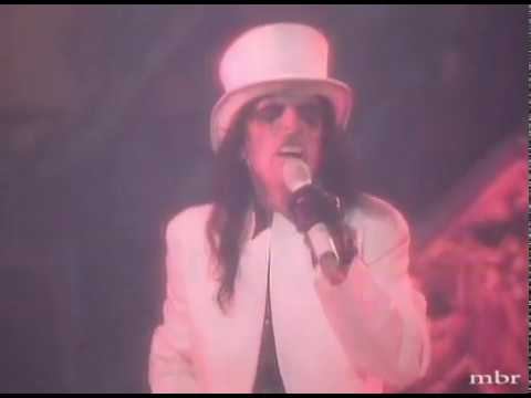 Alice Cooper. School's Out . "The Nightmare Returns". (1986) . Real VIDEO