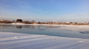 льдины плывут зимой