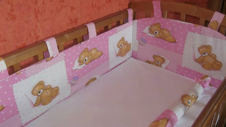 Бамперы на кроватку своими руками: идеальный подарок для новорожденного