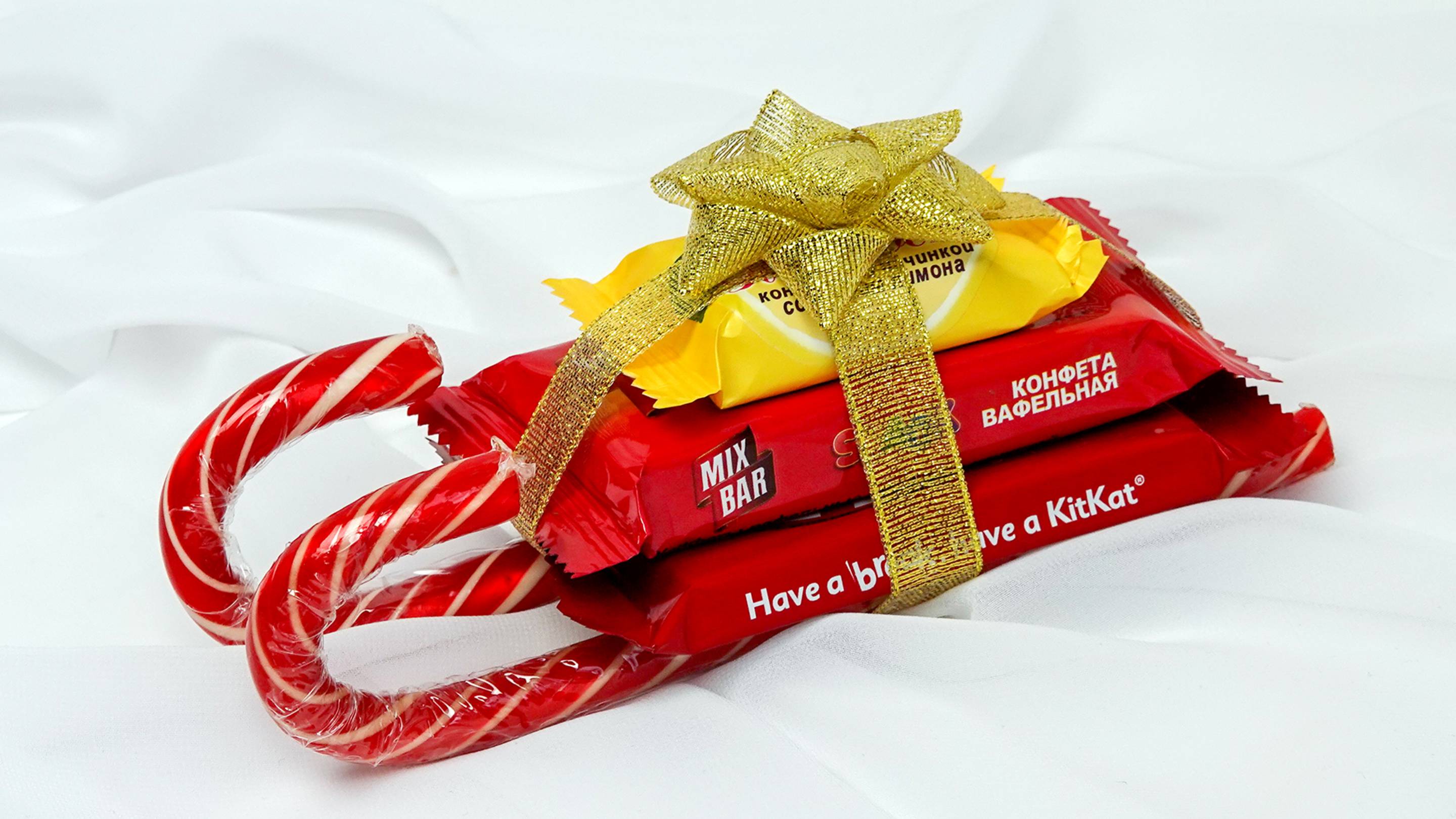 Мини презент за 5 минут на Новый Год. Мастер класс Сани из конфет. Diy. Подарок