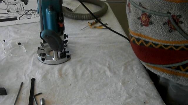 Обзор фрезера Makita 2301FC. Review of router Makita 2301FC