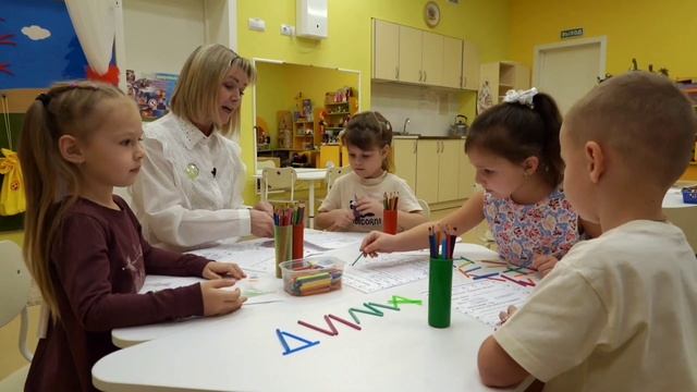 Пишем письмо деду Морозу: репортаж из детского сада.