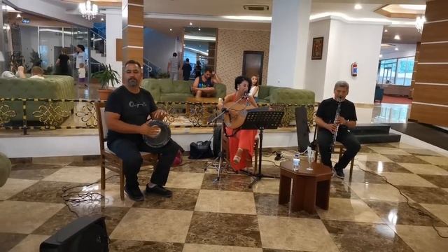 Девушка красиво поёт на турецком | красивая песня на турецком | turkish osman