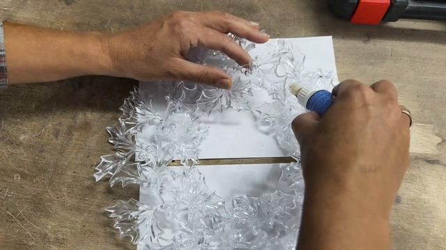 Рождественский ледяной веночек \ a wreath