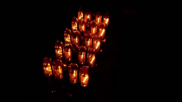 Часы на газоразрядных индикаторах ИН-14. Тестовый запуск. NIXIE clock