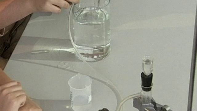 022. Нерастворимость водорода в воде