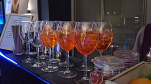 Новогодняя вечеринка в салоне кухонь - Итальянские кухни – CUCINE.RU