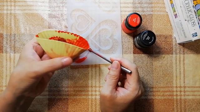 Двухстороннее сердечко из эпоксидной смолы.
