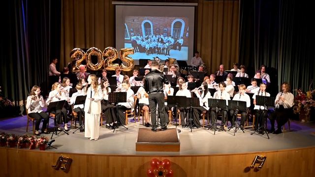 А снег идёт