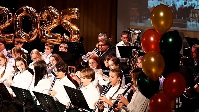 Ходит песенка по кругу