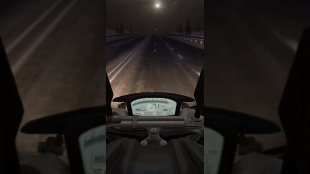 гоню на мотике!!!