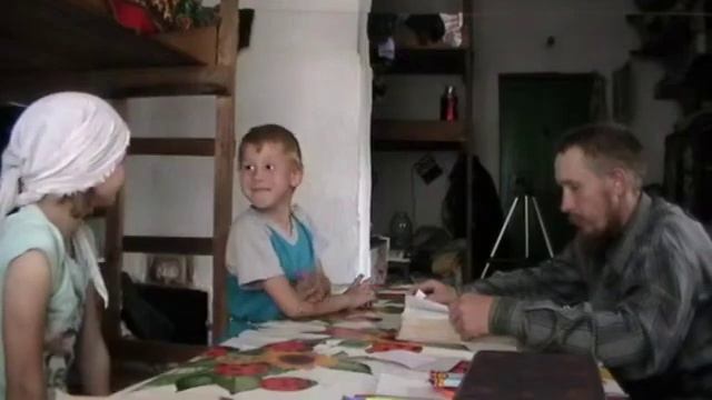 Владимир Пащенко занимается с детьми. 2013 г. Архив.