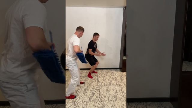 Даже обычные действия по дому могут быть полезными 😂 #массаж #мануальнаятерапия #осанка #сколиоз