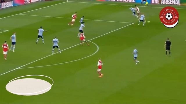 Крайний нападающий - требования к позиции