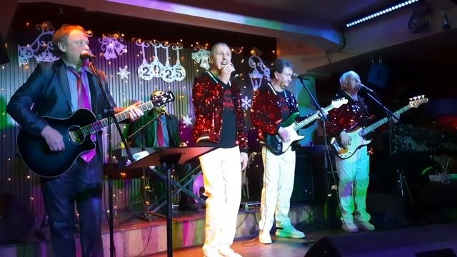 "ПЕСЕНКА ВЕЛОСИПЕДИСТОВ".🚲
ВИА"ПЛАМЯ"🔥 И ВИА " ПОЮЩИЕ"🎸
ДЕКАБРЬ 2024 г.