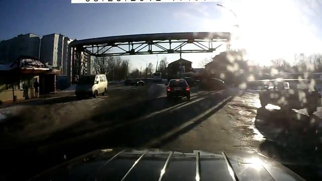 Скользкая дорога..Полметра от и до ДТП