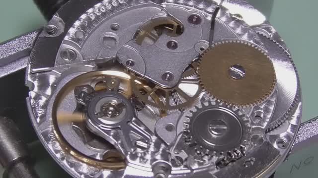 Реставрация часов Breitling Colt Ocean с автоподзаводом B17: ремонт после повреждения водой.