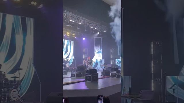 Эффектный выход  #элвингрей #elvingrey #концерт #уфа