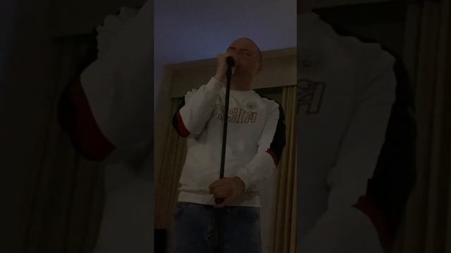 И грудью мы встанем!