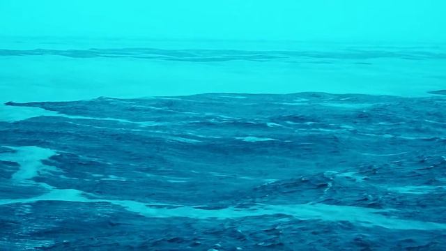 Белое море, снежная шуга.