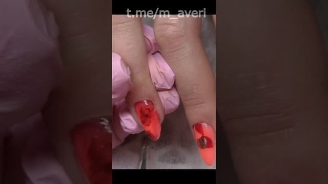 Маникюр Averi