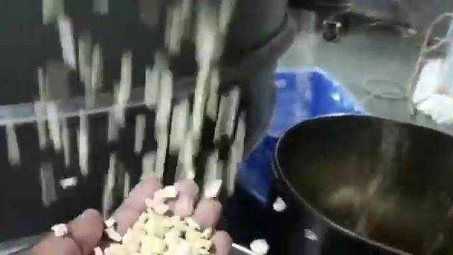 Классификация дробленого кешью вибросепаратором