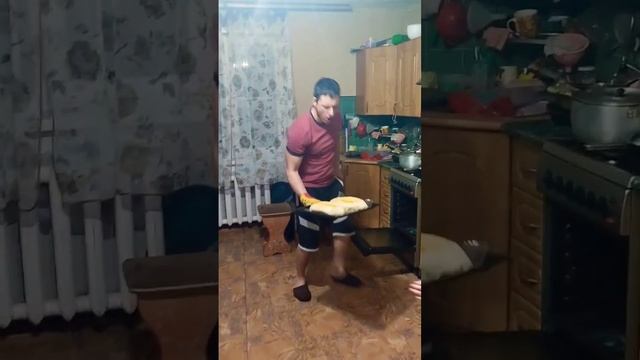 хлеб  с яйцом#ютуб#юмор #танцы #shorts #песни #