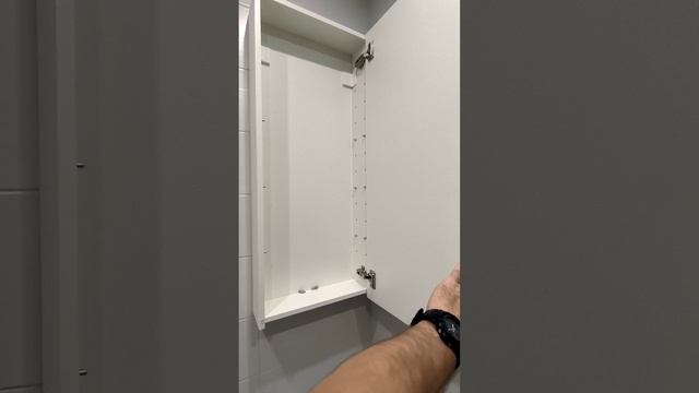 Сборка и установка шкафчика в ванной комнате
