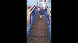 МАКАР НА ПРОТЕЗЕ ПОШЁЛ В ДЕТСКИЙ САД