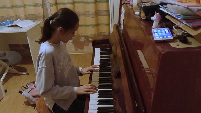 Поля 10 лет фортепьяно репетиция дома