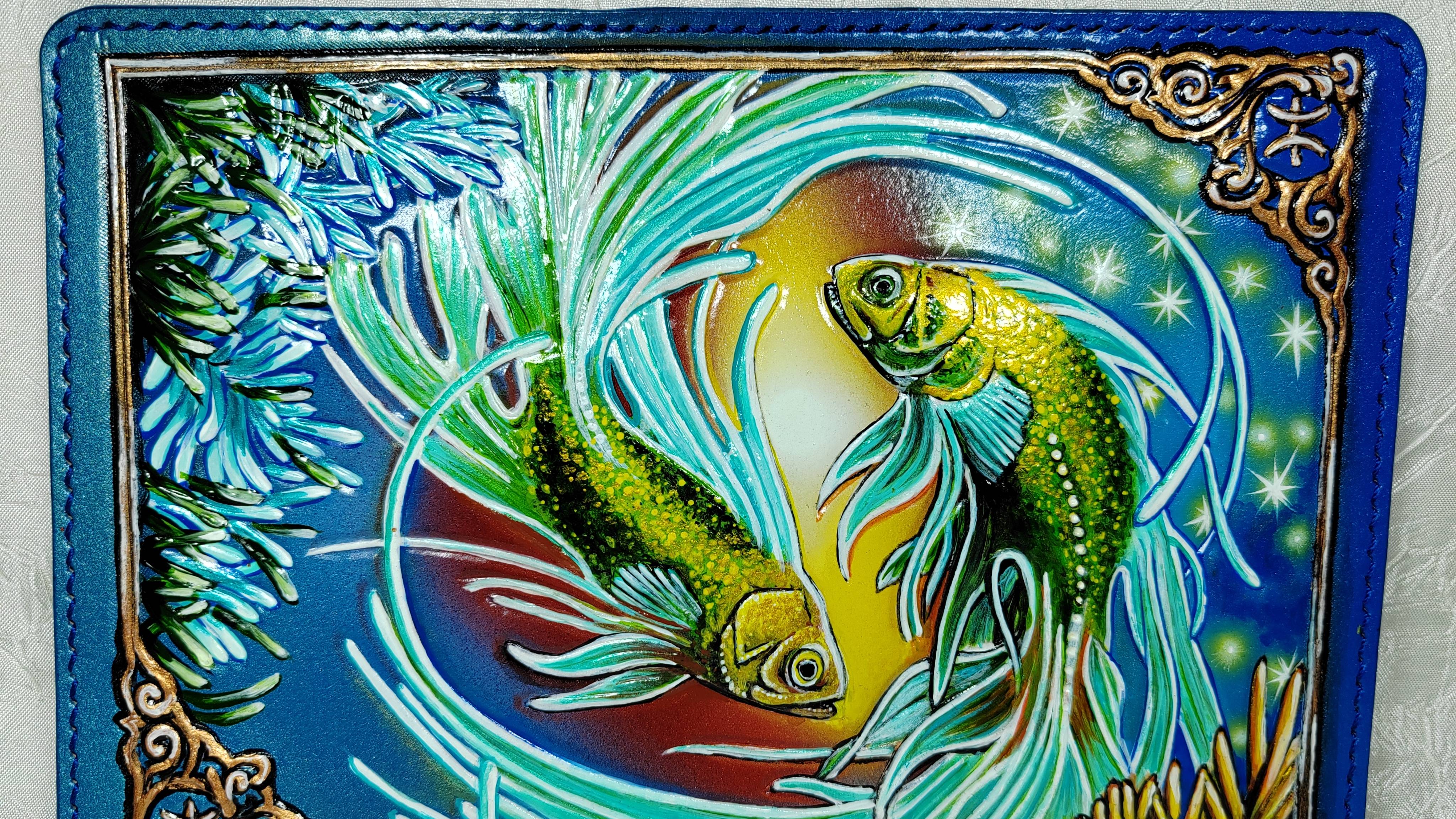 Обложка для паспорта и авто документов. Изделия из кожи. СКСтиль. Видео обзор: Зодиакальные рыбки.