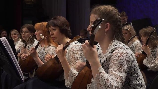 "Я лечу над Россией" поёт Анастасия Лысякова - солистка  Новосибирской государственной филармонии