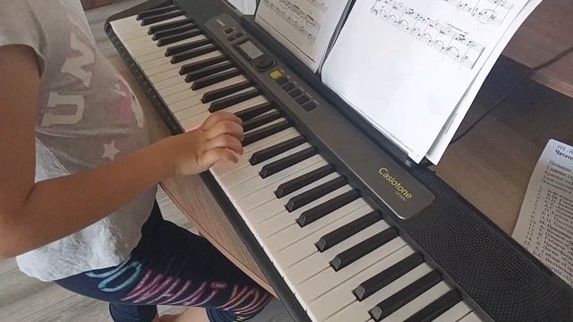 Заставил детей учить нормальный музон, а не все вот эти вот Моцарты из школы)