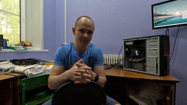 И снова выбираю между консолью и компьютером для игр...