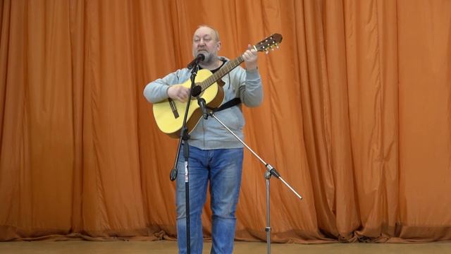 08 Мой март на все лады меня ругает...- Иван Васильев