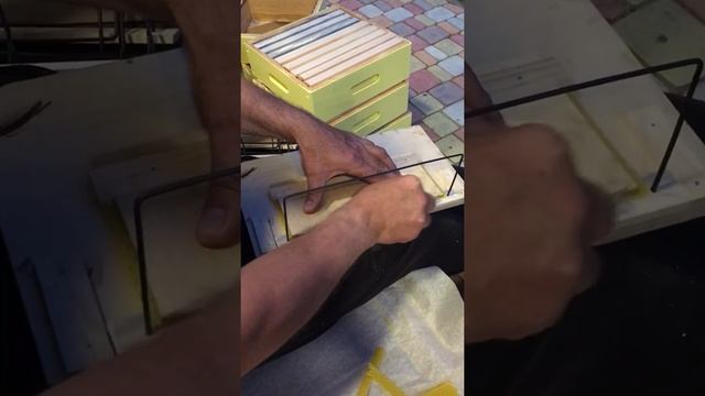 Наващивание деревянной рамки альпийского улья мфу в походных условиях